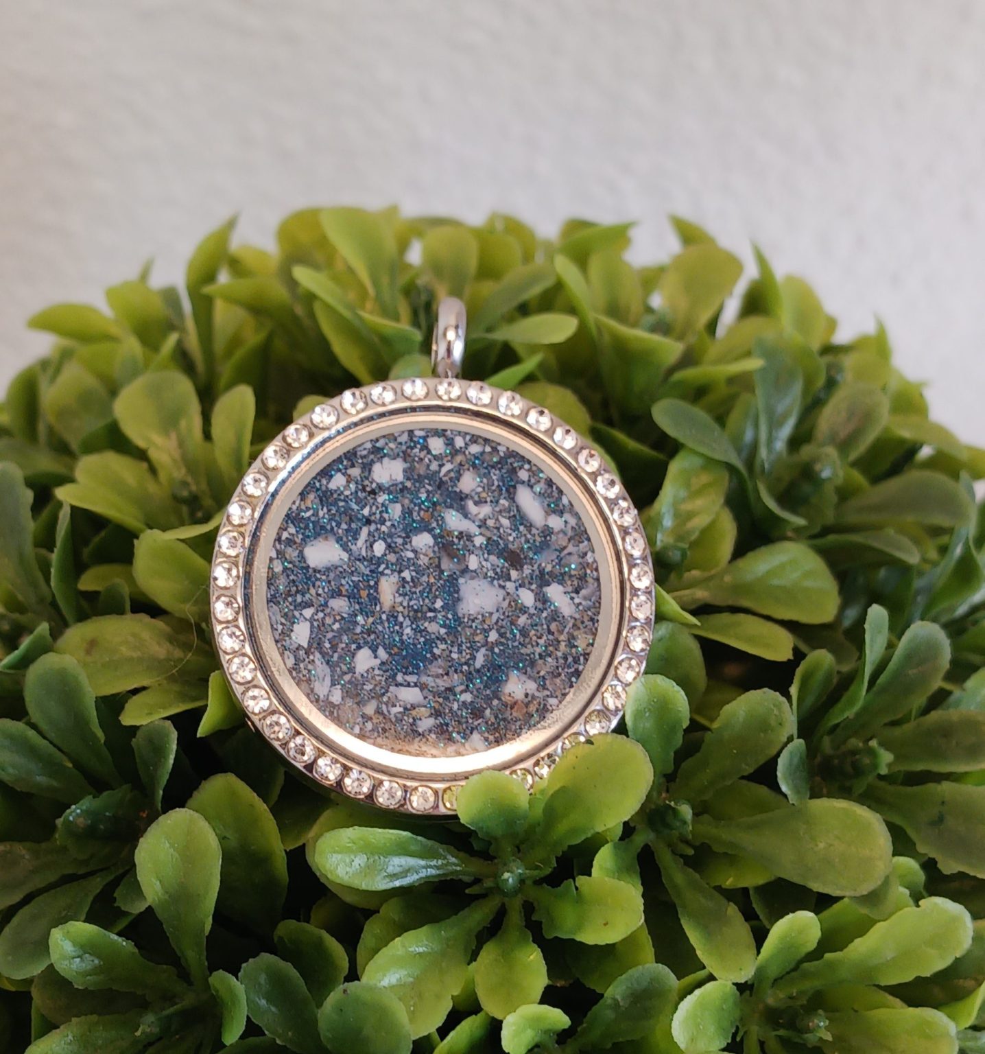 Round Locket - Resin Remembrance